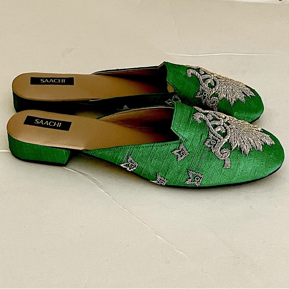 SAACHI | Shoes | Saachi Raw Silk Slip On Flats Slides Gorgeous Emerald ...